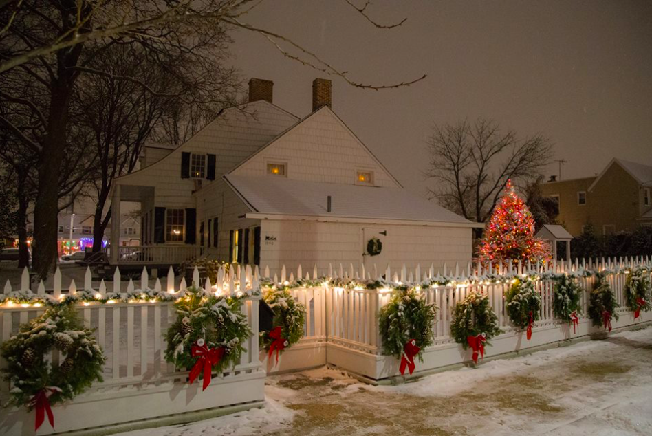 Holiday Lights, Santa Cruises Down Fifth Ave & More - Bklyner